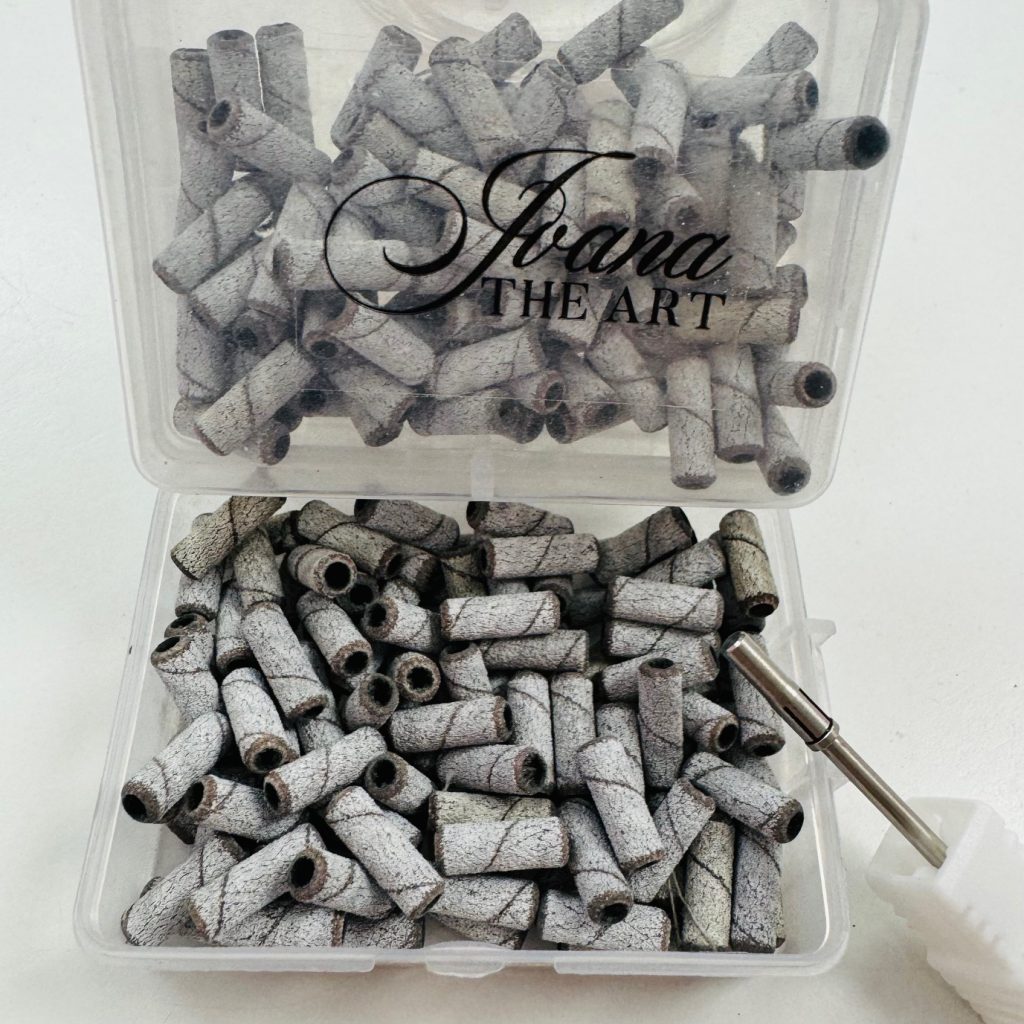 100 pieces of 180 sandpaper roller with Bits included. – Ivana The Art